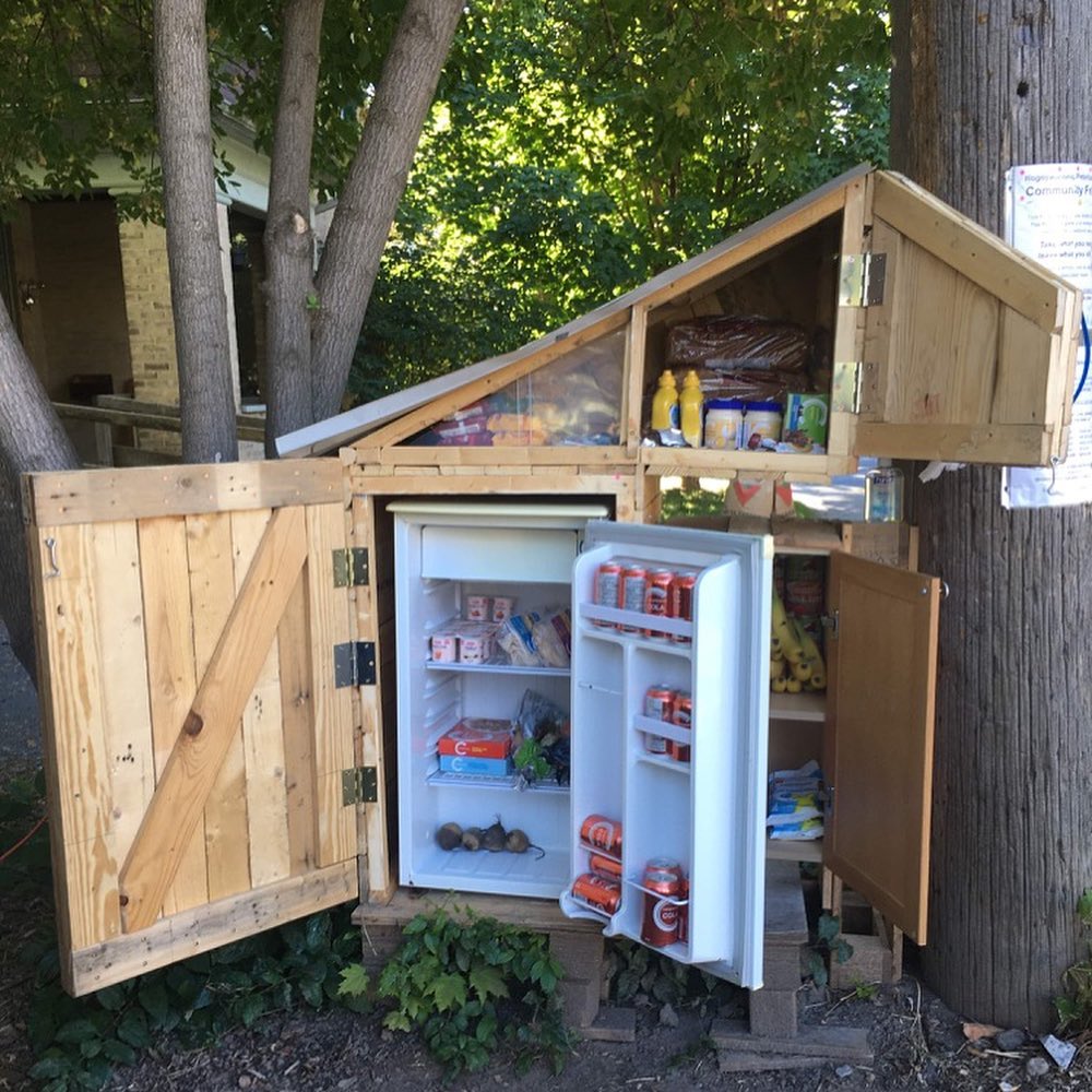 Front-Lawn Fridge in Peterborough Helps Feed The Hungry - Polite Canada